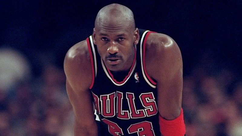 Cầu Thủ Bóng Rổ Vĩ Đại Nhất Lịch Sử Michael Jordan